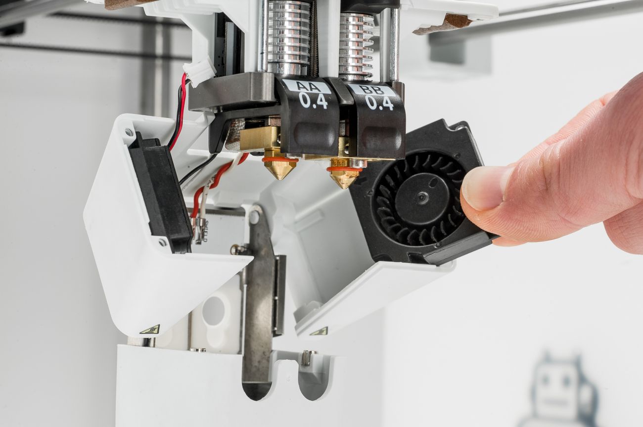 Replace the Ultimaker 3 radial fans