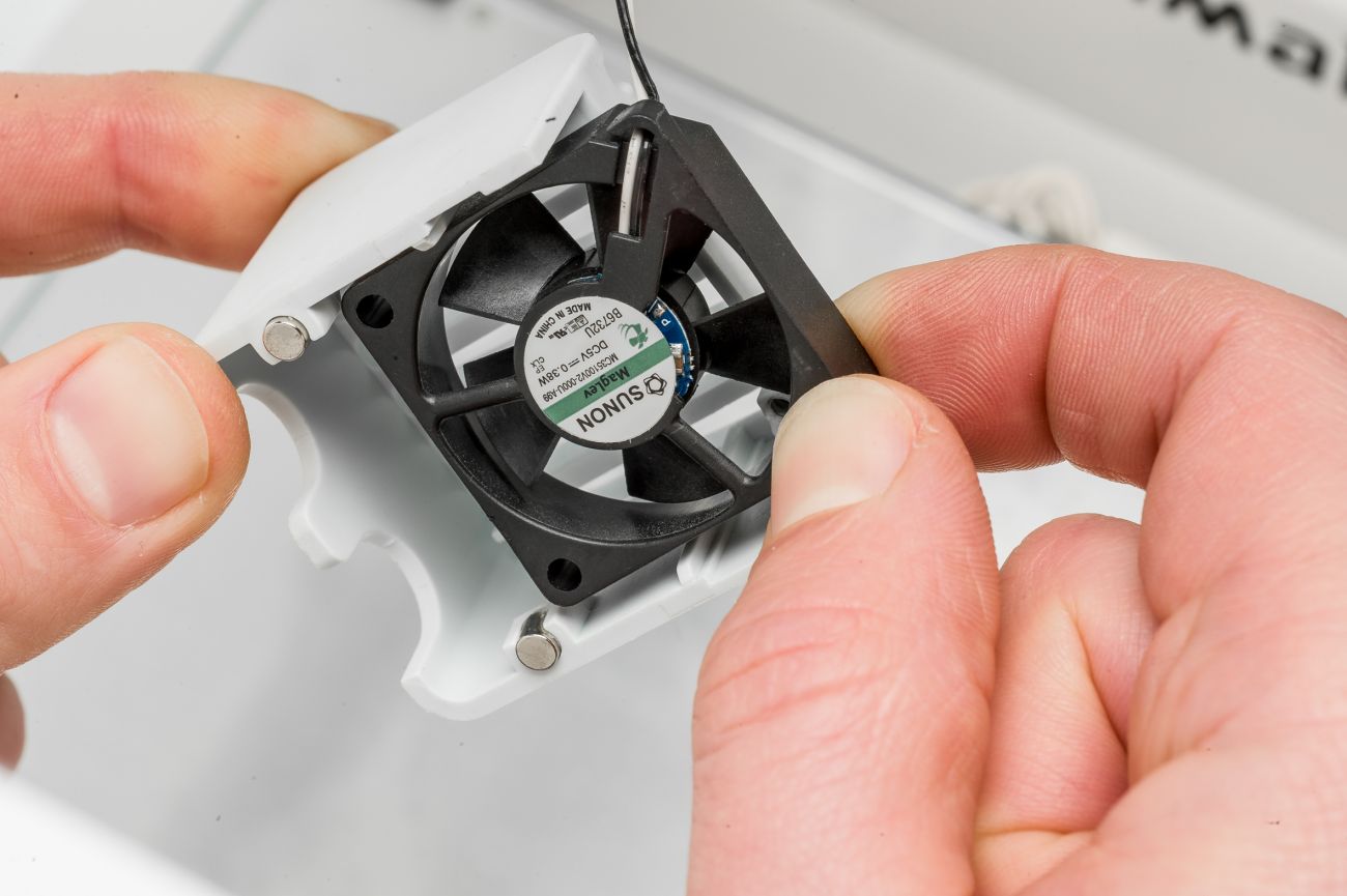 Replacing the print head axial fan (front fan)