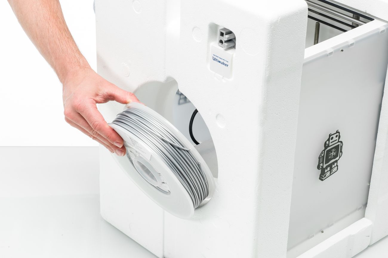 Unboxing the Ultimaker 2+