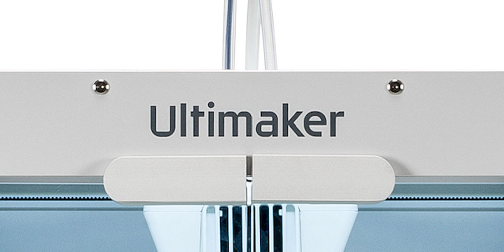 What are the differences between the UltiMaker S5 versions?