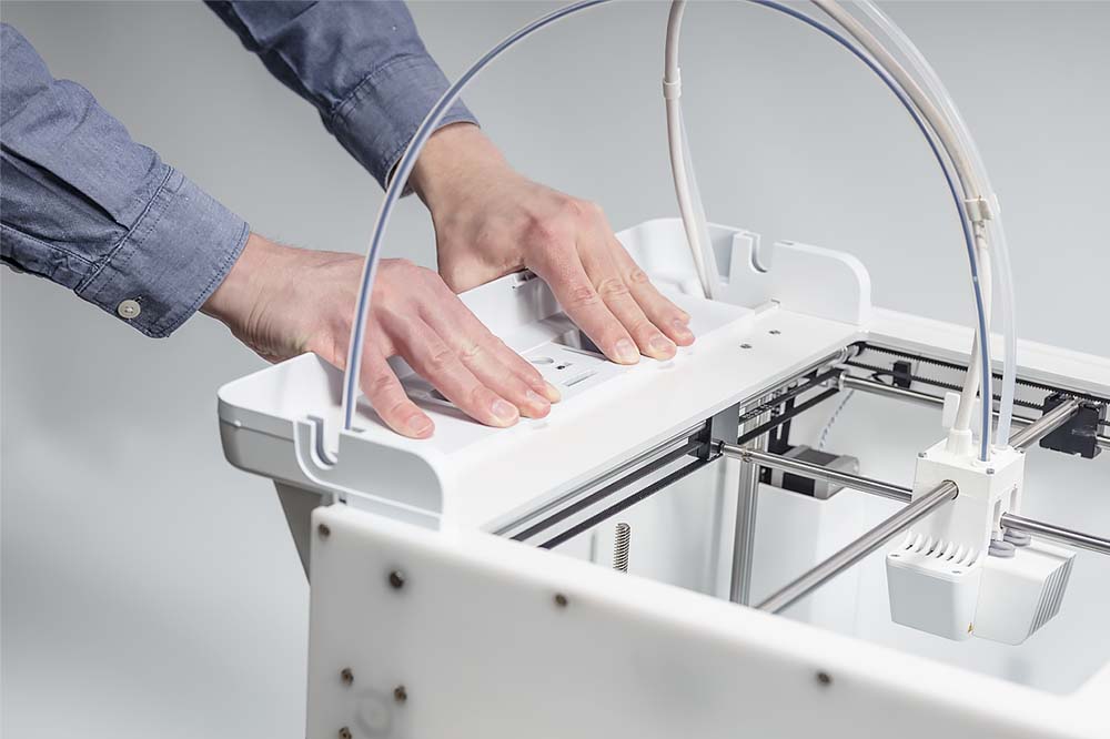 Assembling the UltiMaker S5 Pro Bundle