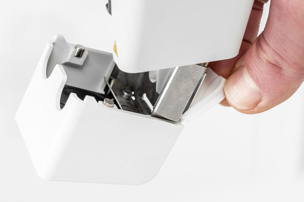 Replace the S series nozzle cover