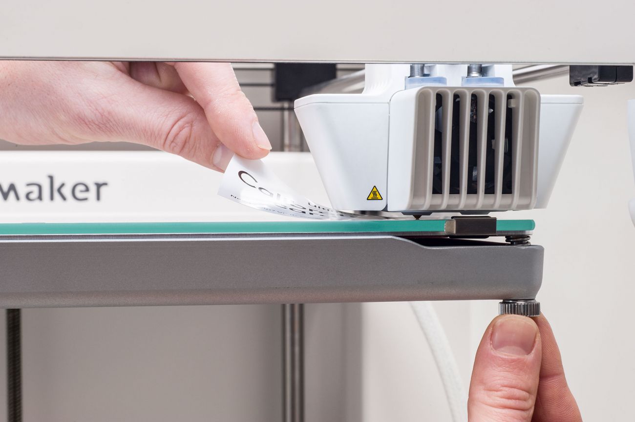 Build plate leveling S series