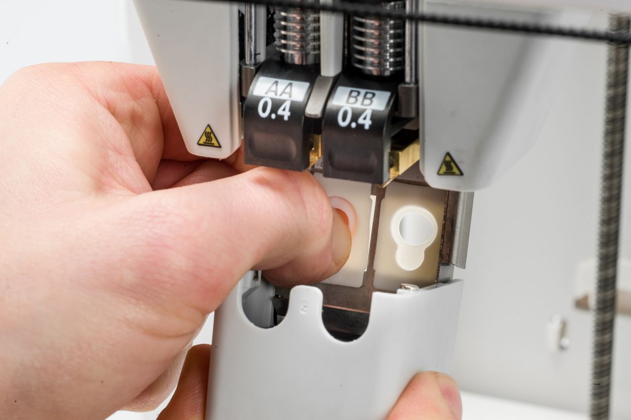 UltiMaker 3 - Check the nozzle cover